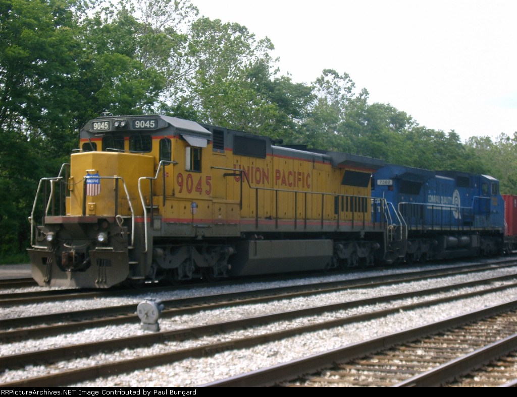 UP 9045 Ex-CNW C40-8 05/01/2005